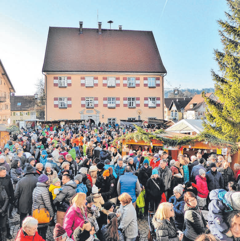 Weihnachtsmarkt Weiler 2022: Glühweinstand & Theater - Schwäbischer Verlag